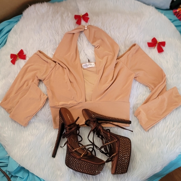 Tops | Sexy Cream Colored Top | Poshmark